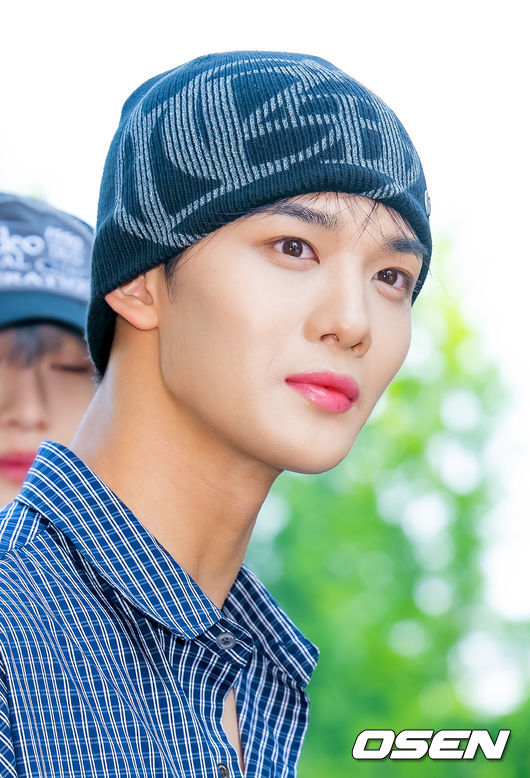 [사진]CIX 배진영,'클로즈업을 부르는 잘생김'::스포탈코리아