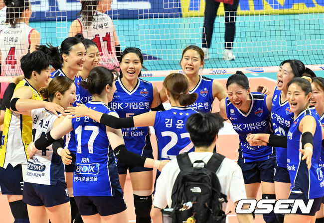 [사진]IBK기업은행,'KGC인삼공사 꺾고 결승행'::스포탈코리아