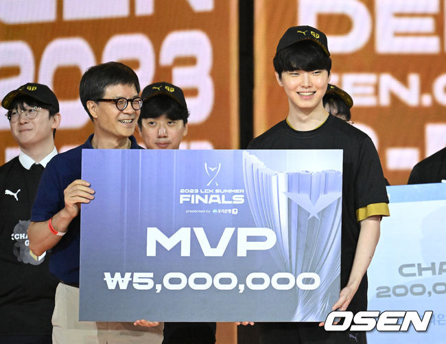 [LCK] 한 뼘 더 성장한 ‘쵸비’ 정지훈, 서머 파이널 MVP 선정::스포탈코리아
