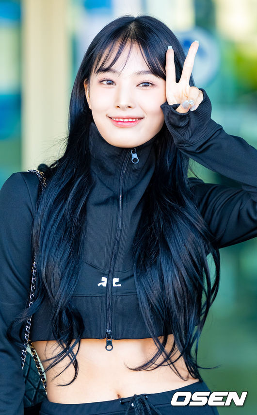 [사진]지니,'달콤 미소 날리며 브이'::스포탈코리아