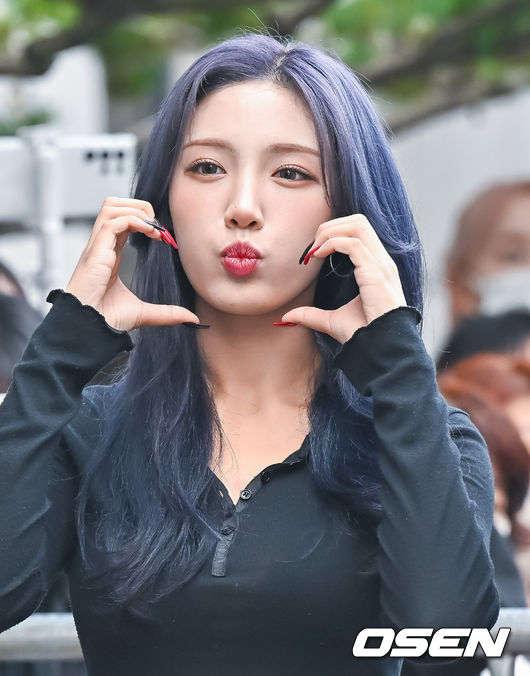 [사진]라잇썸 초원,'섹시 입술'::스포탈코리아