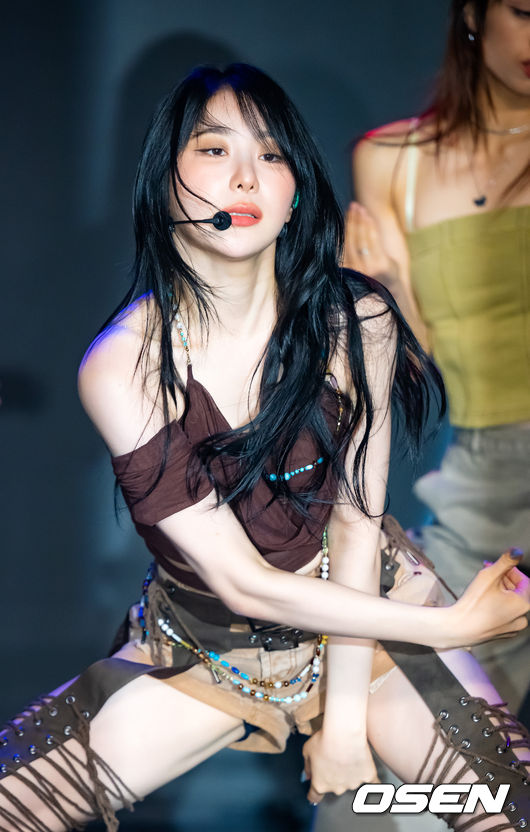 [사진]이채연,'강렬한 퍼포먼스'::스포탈코리아