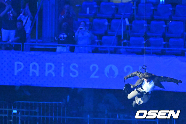 [사진]'2028 LA올림픽' 향한 톰 크루즈의 스턴트 낙하::스포탈코리아