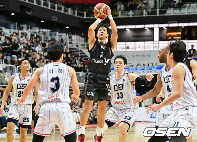 '허훈 복귀전 11점 7어시스트' KT, KCC 제압...SK는 LG 9연승 저지::스포탈코리아