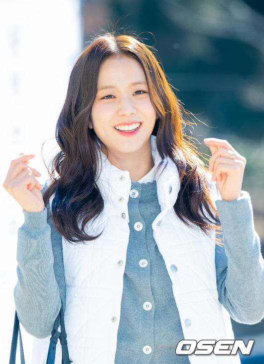 [사진]지수,'러블리한 솔로곡 안무'::스포탈코리아