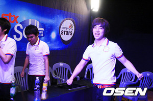 8게임단, CJ 꺾고 창단 첫 포스트시즌 진출 - OSEN