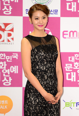 [사진]유인영,'섹시한 블랙 시스루 드레스' - OSEN