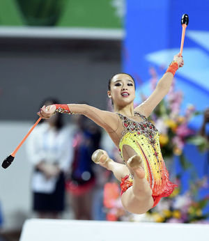 [사진]비상하는 손연재 (광주U대회) - OSEN