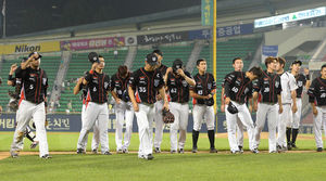 [사진]kt,'내일 경기도 승리하겠습니다' - OSEN