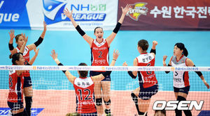 '알레나 폭발' KGC인삼공사, 현대건설에 3-0 완승 - OSEN