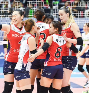 [사진]KGC인삼공사,'현대건설 잡고 3위 도약' - OSEN