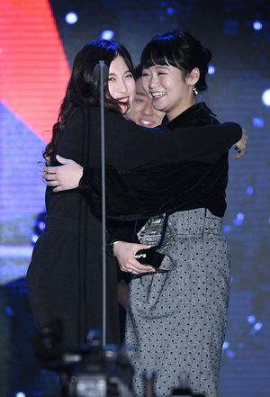 [사진]양팡-유이뿅,'아프리카TV BJ대상 특별상 수상' - OSEN