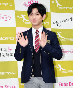 [사진]'프듀101 출신' 이의웅, 한림예고 졸업식 MC! - OSEN