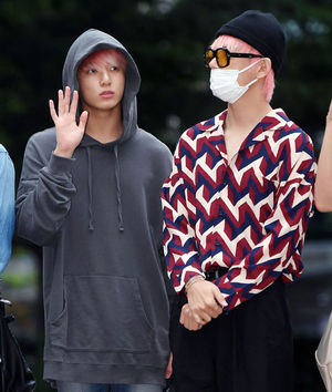 [사진]BTS 정국-뷔,'부드러운 카리스마' - OSEN