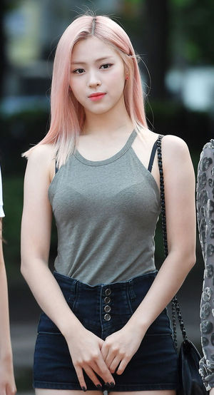 [사진]있지 류진,'자체발광 미모 뽐내며' - OSEN