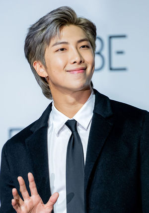 [사진]방탄소년단 RM,'자체발광 미소' - OSEN
