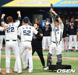 NC 양의지, KS MVP 수상...역대 최초 다른 팀 2회 수상 [오!쎈 KS6] - OSEN