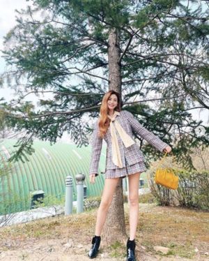 '170cm⋅51kg' 나나, 끝도 없는 다리길이..비율깡패 된 세계 미녀 1위 - OSEN