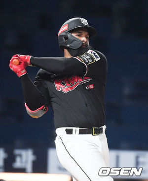 KT, 2G 연속 알몬테 없이 간다…장성우 4번 신뢰 [오!쎈 부산] - OSEN