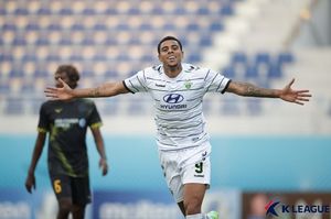 '구스타보-바로우 7골 합작' 전북, 탬피니스에 9-0 승+H조 1위 [ACL] - OSEN