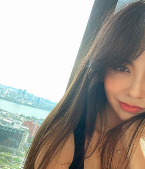 김지우, '168cm·48kg' 라더니… 유혹적인 눈빛! '♥레이먼킴' 부럽네! - OSEN