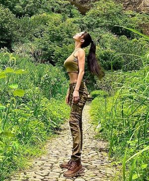 클라라, 중국의 안젤리나 졸리…정글에서도 빛나는 168cm·48kg - OSEN