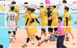 [사진]3전 전패 KOVO컵 마감한 KB손해보험 - OSEN