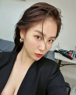 소유, 10kg 다이어트 해도 볼륨감은 빵빵..이래서 워너비 몸매 - OSEN