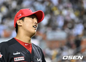 "너 일부러 그랬냐?"...'3연속 볼넷→KKK' 당사자는 풀썩 주저 앉았다 [창원 톡톡] - OSEN