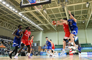 [사진]삼성-SK,'치열한 리바운드 다툼' - OSEN