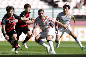 '포항과 ACL 8강전 금지약물' 나고야 FW, 4년간 출장 금지 - OSEN