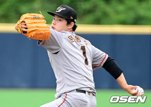 '정우람표' 체인지업 장착, 문동주 1군 합류…149km 육성 투수도 동행 - OSEN