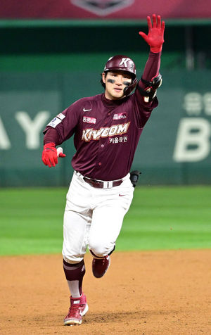 [사진]선제 투런 쏘아올린 키움 임지열, 'KS 7차전 가자' - OSEN