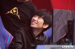 [LPL] 휴식 중인 ‘도인비’, 4대 리그 연봉 대략 공개 “S급 LCK 1위, LCS 2위” - OSEN