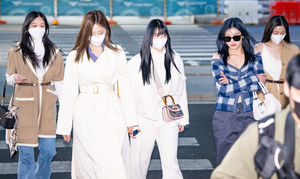[사진]트와이스,'우아한 출국길' - OSEN