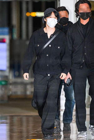 [사진]BTS 지민,'멀리서도 후광이 번쩍' - OSEN