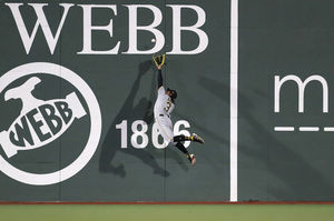 배지환 슈퍼캐치, 영국 BBC에도 소개됐다 “담장을 뛰어넘었다” - OSEN