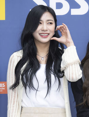 [사진]에이핑크 오하영,'러블리 볼하트' - OSEN