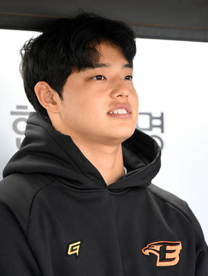 '韓 최초' 160km 만큼 빛나는 멘탈, 문동주가 불안을 없애는 방법 - OSEN