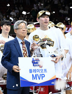 '3번째 파이널 MVP' 포효한 오세근 "내 농구 인생, 누구보다 롤러코스터"[안양톡톡] - OSEN