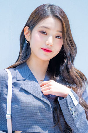 [사진]아이브 장원영,'두근거리는 눈 맞춤' - OSEN