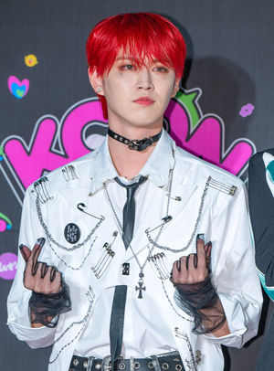 [사진]JO1 시로이와 루키, 양손 가득 하트 - OSEN