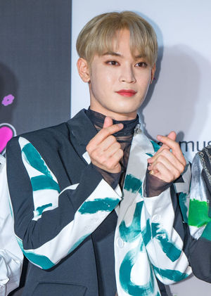 [사진]JO1 요나시로 쇼, 훈훈한 손하트 - OSEN