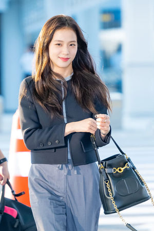 [사진]블랙핑크 지수,'노을 속 꽃미모 발산' - OSEN