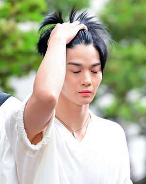 [사진]CIX 배진영, '머릿결 넘기며' - OSEN