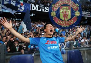 EPL 수비수 최고 이적료 먹튀의 떠나지 않을 결심.. 김민재의 맨유행에 또 다른 변수되나 - OSEN