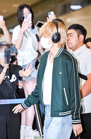 [사진]BTS 뷔,'아미들 안녕~' - OSEN