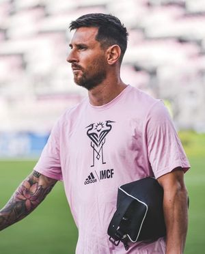 GOAT 메시, 인터 마이애미 데뷔전 치르나...'절친' 부스케츠와 함께 교체 명단에 - OSEN