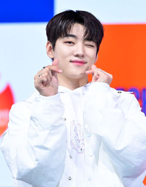 [사진]DKZ 재찬, '솔로 데뷔합니다' - OSEN