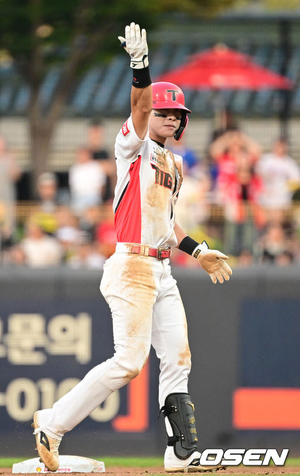 대타 고종욱 동점타, 고우석 무너뜨린 박찬호 역전타...KIA 8회 드라마, 7-6 재역전승 (DH1)[광주 리뷰] - OSEN